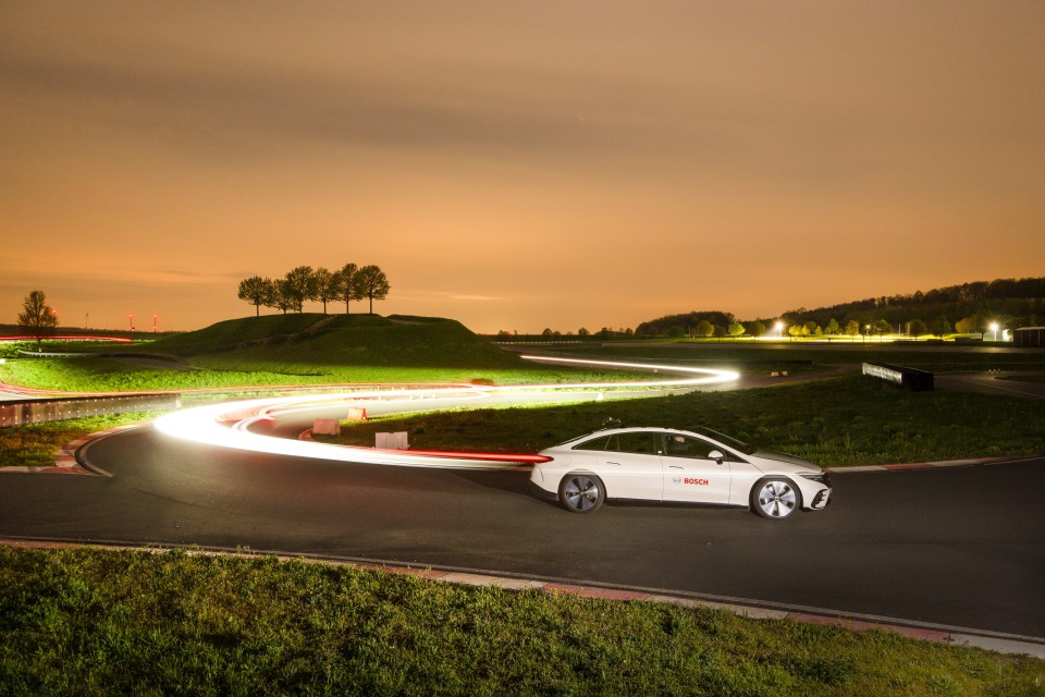 Algorithms in action: Bosch Vehicle Motion Management revolutionizes ...