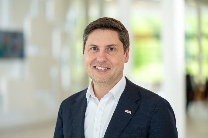 The “start-up” powertrain for electric cars: the Bosch e-axle offers ...