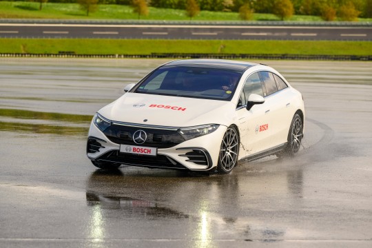 Algorithms in action: Bosch Vehicle Motion Management revolutionizes ...