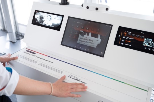 Algorithms in action: Bosch Vehicle Motion Management revolutionizes ...