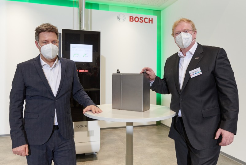 Bundeswirtschaftsminister Habeck besucht Bosch-Werk in Bamberg - Bosch ...