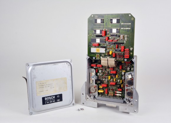 Steuergerät der Elektronischen Motorsteuerung Motronic, 1979 - Bosch ...