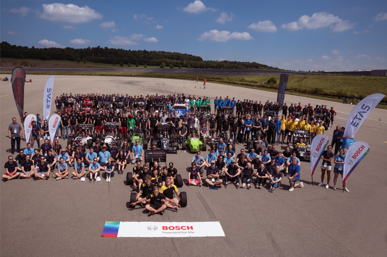 Ingenieure von Morgen testen Rennboliden mit Unterstützung von Bosch ...