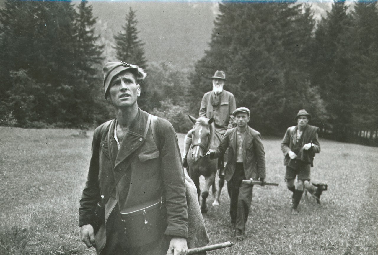 Robert Bosch auf der Jagd (auf dem Pferd sitzend) bei Pfronten, 1941 ...