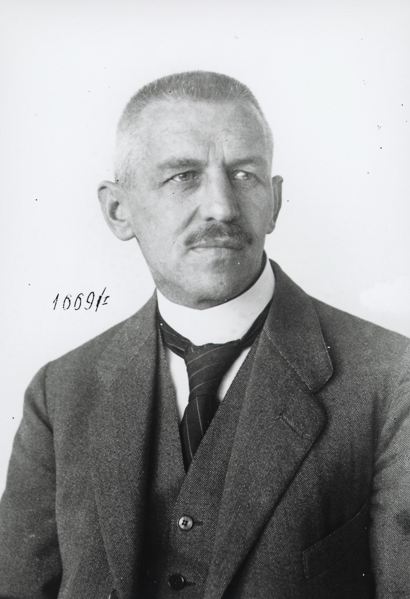 Ernst Ulmer, 1917 - Bosch Media Service