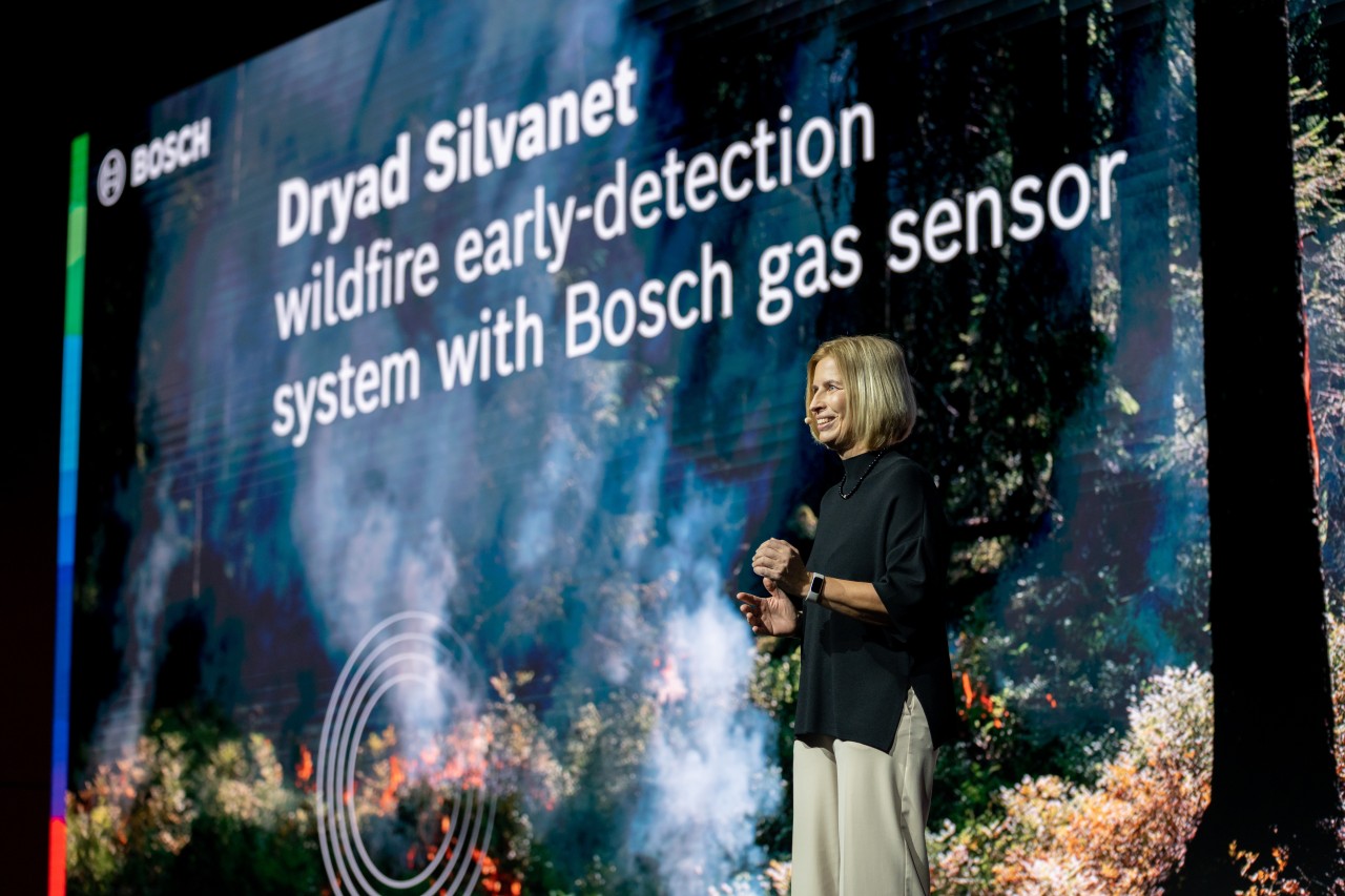 Dr. Tanja Rückert, Bosch-Geschäftsführerin, auf der CES 2023 - Bosch ...