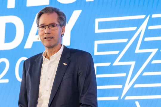 Into the hydrogen age: Bosch starts volume production of its fuel-cell ...