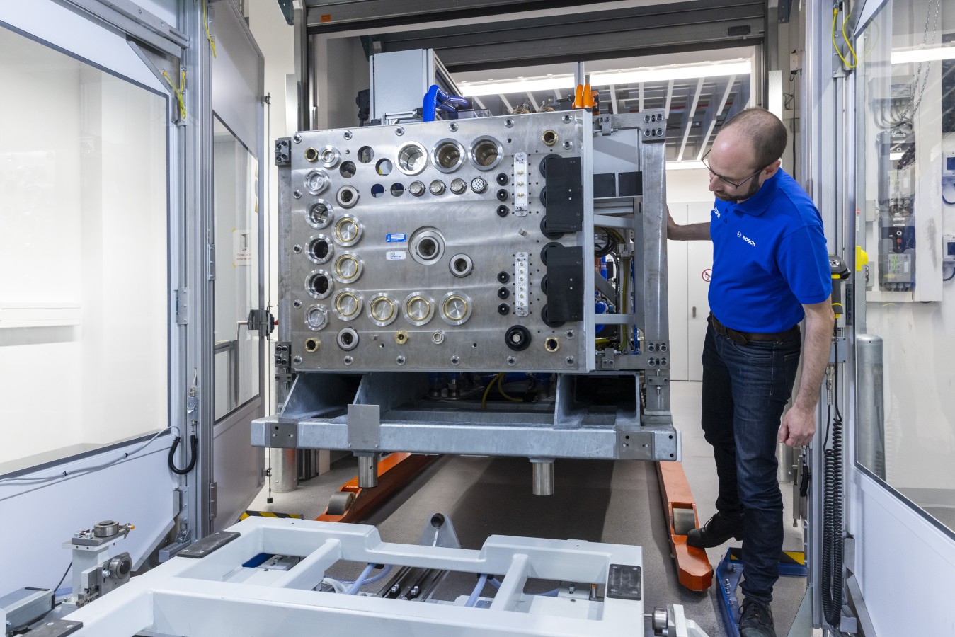 1,200 meters of welds make each fuel-cell stack hydrogen-tight - Bosch ...