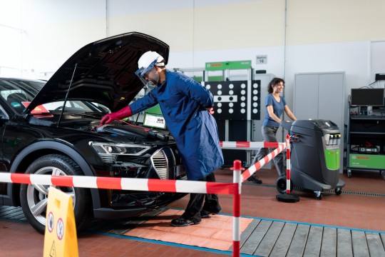 Bosch Esitronic Diagnostic Software offers a helping hand when working ...