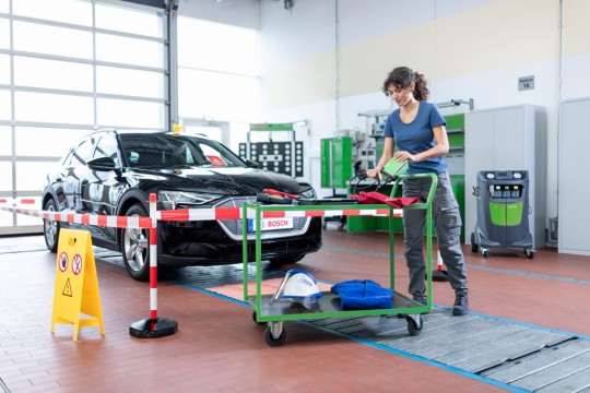 Bosch Esitronic Diagnostic Software offers a helping hand when working ...