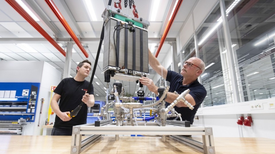 Bosch closes the circle: almost all the platinum in fuel-cell stacks ...