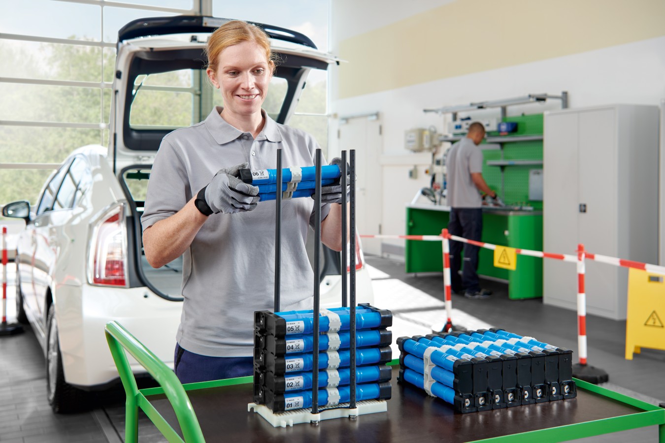 Neuer Reparatursatz für Hochvolt-Batterien von Bosch für den Austausch ...