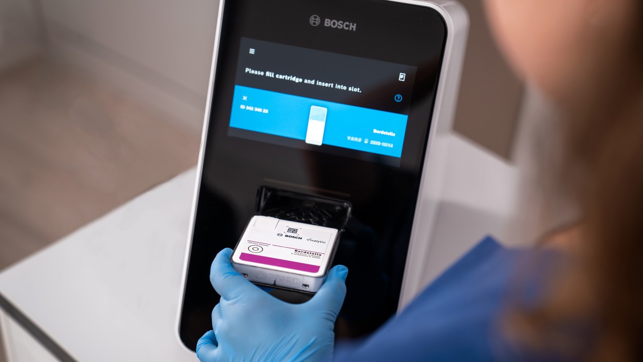 Near-patient PCR rapid test for whooping cough for Vivalytic by Bosch ...