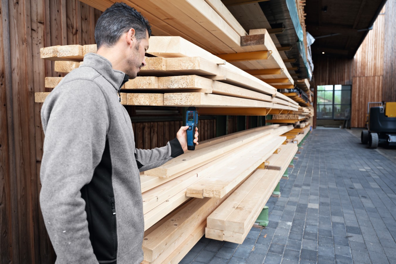 New Measuring Technology Range from Bosch: Thermo-Hygrometers and ...