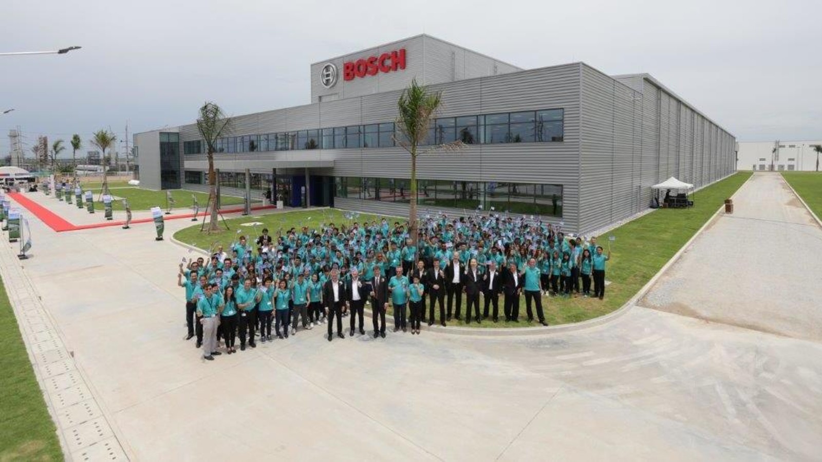 A booming automotive market: Bosch opens first smart factory in ...