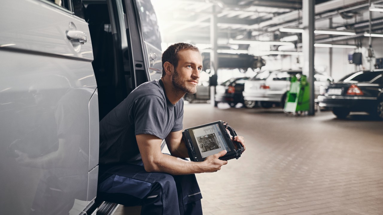 Il nuovo tester compatto Bosch KTS 250 per una diagnosi mobile e rapida ...