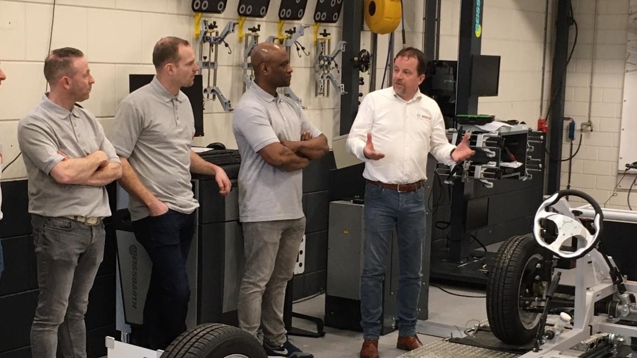 Alle schadeherstelvestigingen van Stern uitgerust met DAS 3000 van ...