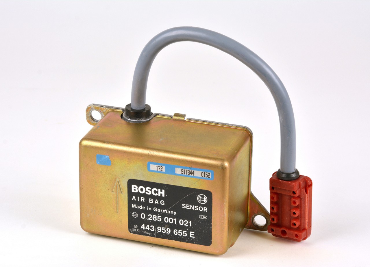 Bosch airbag control system, 1980 - Bosch Media Service US